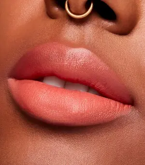 MAC COSMETICS Powder Kiss Velvet Blur Slim Stick - Nude