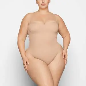 SKIMS Contour Lift Straight Neck Bodysuit