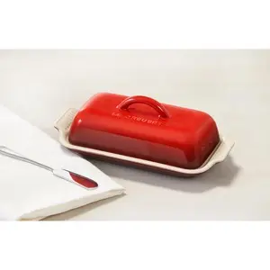 LE CREUSET Heritage Butter Dish - Cerise