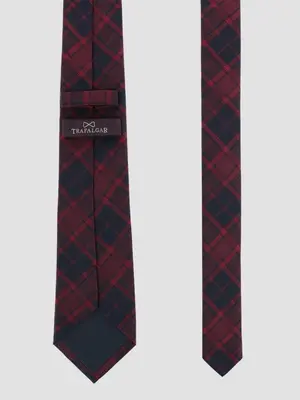 Trafalgar Holiday Kincade Plaid Tie - Red