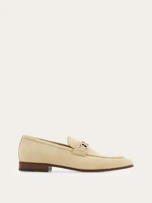 FERRAGAMO Moccasin With Gancini Ornament - Beige