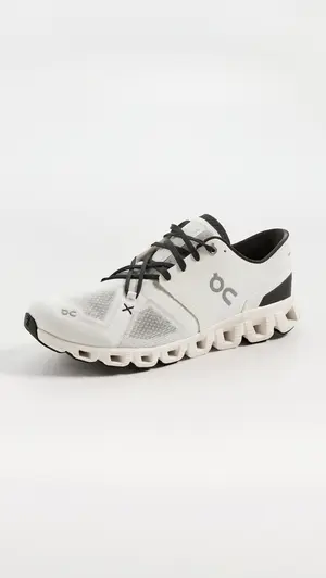 On X 3 Sneakers