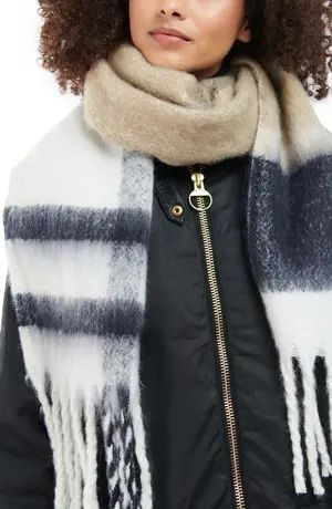 Barbour Isla Tartan Bouclé Scarf Rosewood