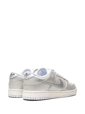 Nike Dunk Low Metallic Sneakers - Silver