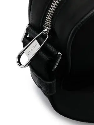 Calvin Klein Logo-patch Messenger Bag