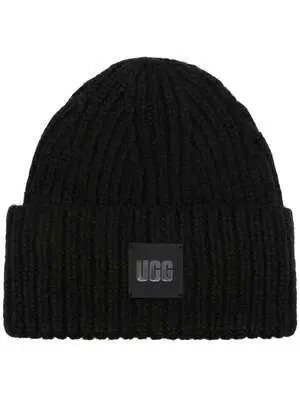 UGG Logo-Patch Ribbed-Knit Beanie Black