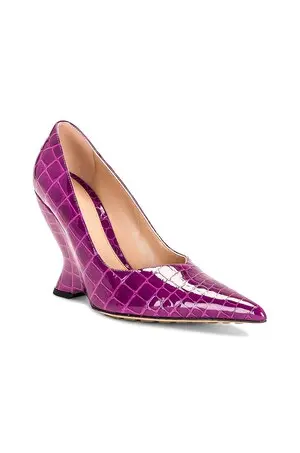 Bottega Veneta Gloss Croc Pumps - Venom