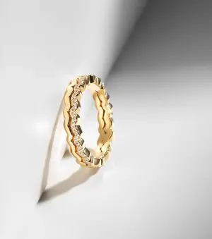 SUZANNE KALAN Mini Wave 18kt Ring With Diamonds