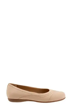 Trotters Sasha Square Toe Flat - Beige