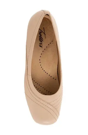 Trotters Sasha Square Toe Flat - Beige