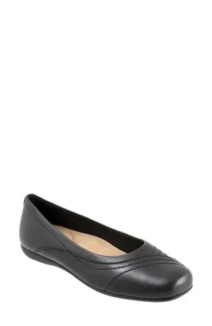 Trotters Sasha Square Toe Flat - Black