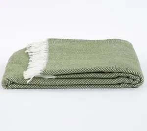 HOMEROOTS Moss Green & White Dreamy Soft Herrin Gbone Blanket - One-color