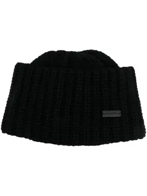 Saint Laurent Logo-plaque Cashmere Beanie - Black