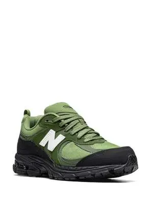 NEW BALANCE X The Basement 2002r Sneakers - Green