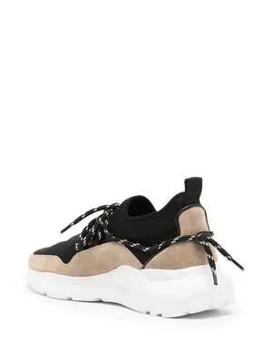 PORTS V Low-top Sneakers