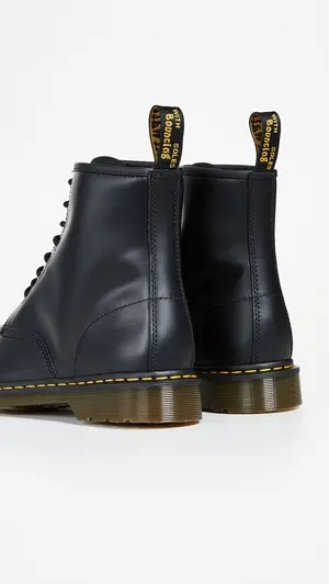 Dr. Martens 1460 8-eye Boots - Black