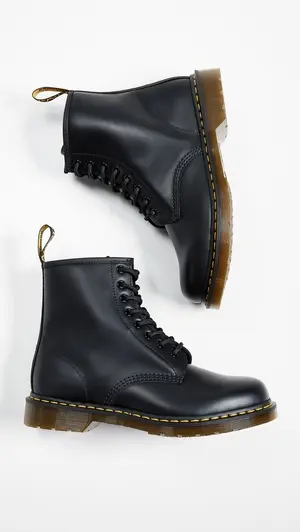 Dr. Martens 1460 8-eye Boots - Black