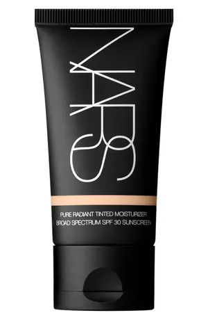 NARS Pure Radiant Tinted Moisturizer Broad Spectrum Spf 30 - Gotland