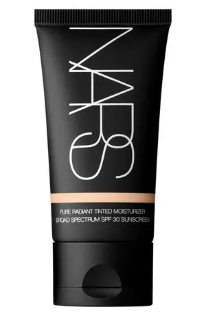NARS Pure Radiant Tinted Moisturizer Broad Spectrum Spf 30 Gotland