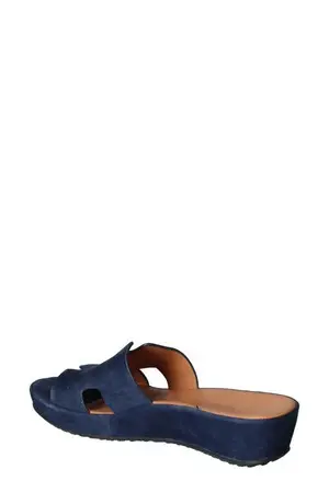 L'AMOUR DES PIEDS Catiana Platform Sandal - Navy