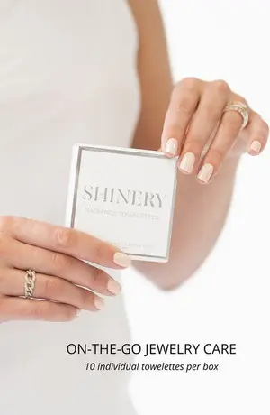 SHINERY Radiance Towelettes