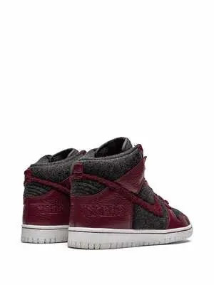 Nike Dunk High Supreme Sneakers Destroyer - Red
