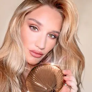 Charlotte Tilbury All-year-round Sun-kissed Skin Kit