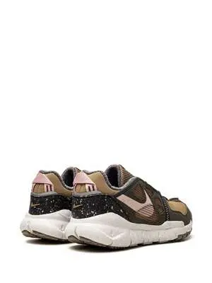 Nike Free Terra Vista Sneakers - Brown