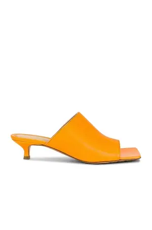 Women's Low-Heeled Mules and Clogs 