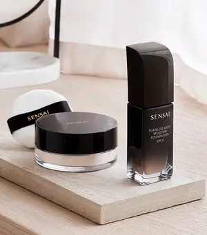 SENSAI Flawless Satin Moisture Foundation