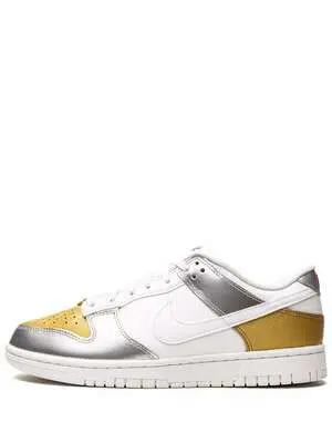 Nike Dunk Low Sneakers