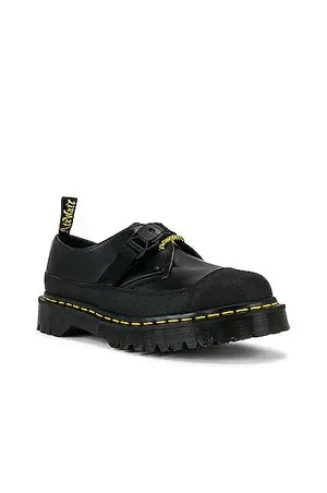 Dr. Martens Made In England 1461 Tech