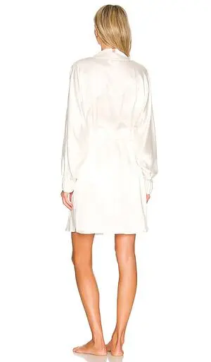 Lunya Washable Silk Robe In White - Tranquil White