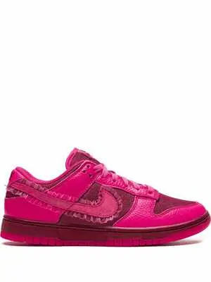 Nike Dunk Low Sneakers - Pink