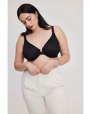 Chantelle Norah Front Closure Molded Bra - Black