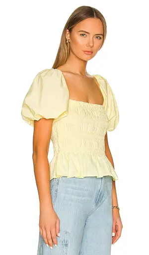 Astr The Label Savina Top In Yellow
