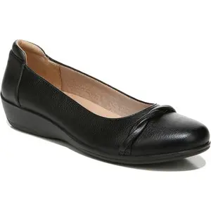 Lifestride Round Toe Flats For Women