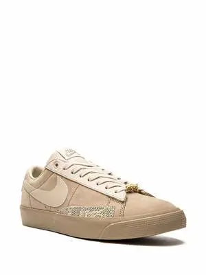 Nike X Fpar Sb Blazer Low Tan Sneakers