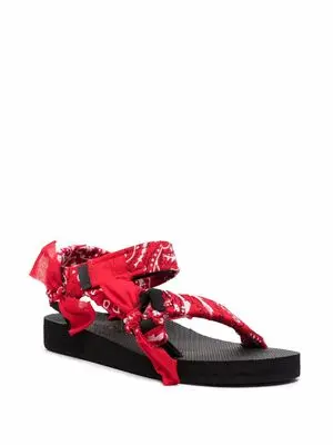 ARIZONA LOVE Trekky Bandana-print Sandals - Red