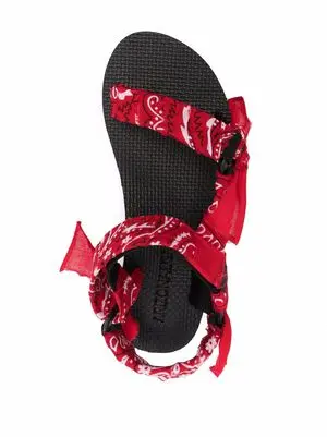 ARIZONA LOVE Trekky Bandana-print Sandals - Red