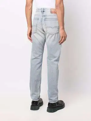 DIESEL® 1995 D-sark 09c14 Straight-leg Jeans