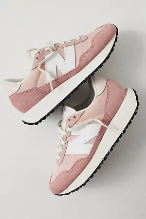 NEW BALANCE 237 Lace-Up Sneakers Pink Sand / Pink Moon