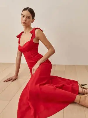 REFORMATION Nadira Dress Sleeveless Sweetheart Neckline Midi Dress - Red