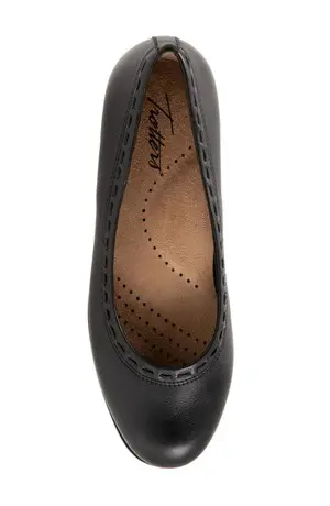 Trotters Dixie Leather Ballet Flat