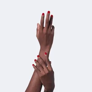 Gucci 25*​ Goldie​ Vernis À Ongles Nail Polish - Red