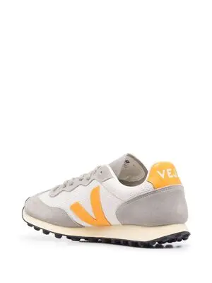 VEJA Low-top Sneakers - White