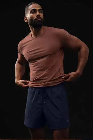 Alo Yoga Conquer Reform Crewneck Short Sleeve Top Chestnut