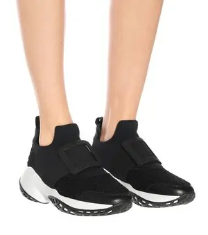ROGER VIVIER Viv' Run Sneakers - Black