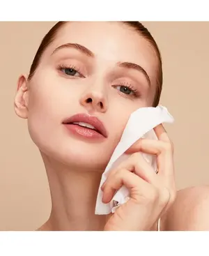 CLE DE PEAU BEAUTE Makeup Cleansing Towelettes