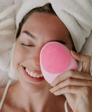 FANCII Isla Sonic Face Cleansing Brush - Pink